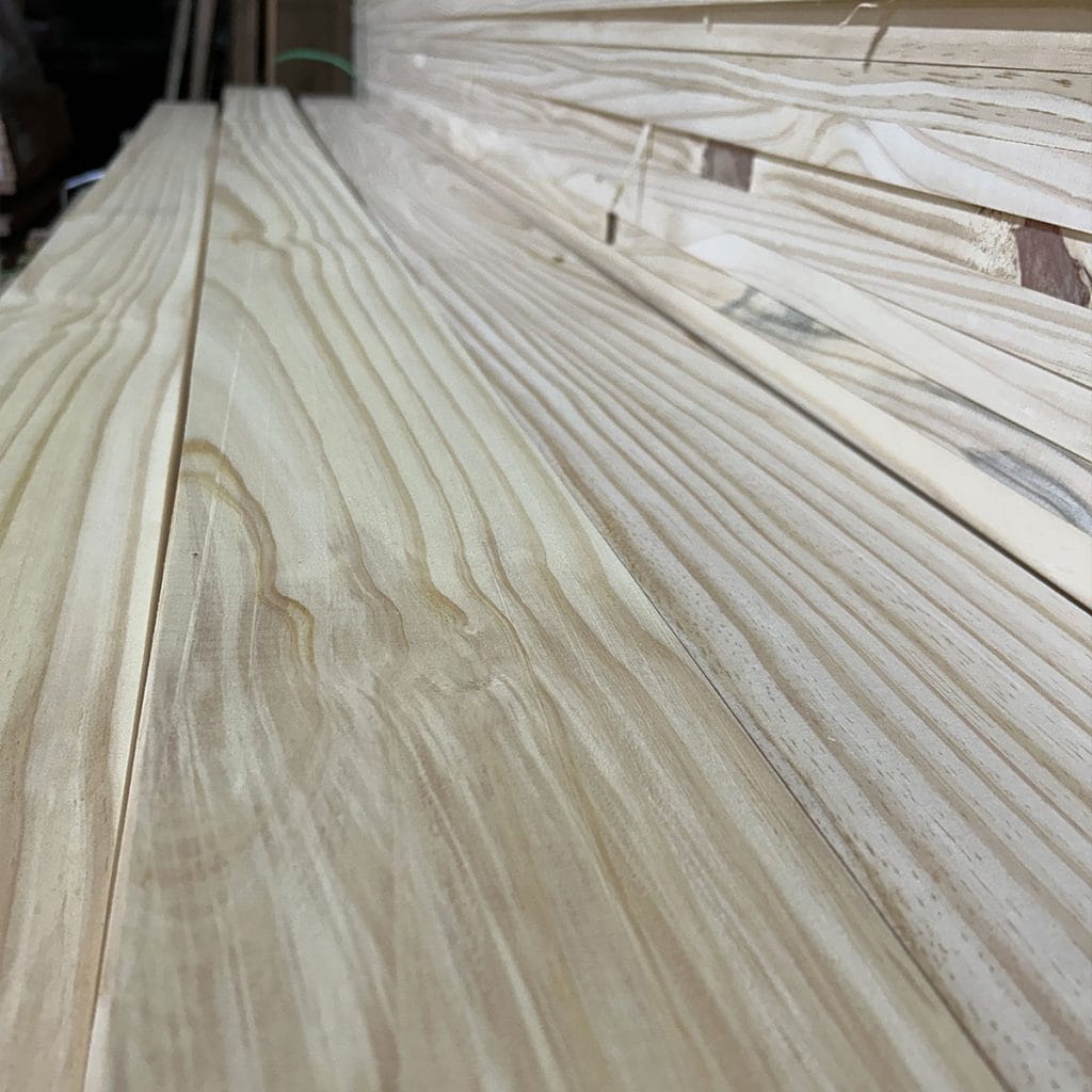 Tabla de Pino Elliotis